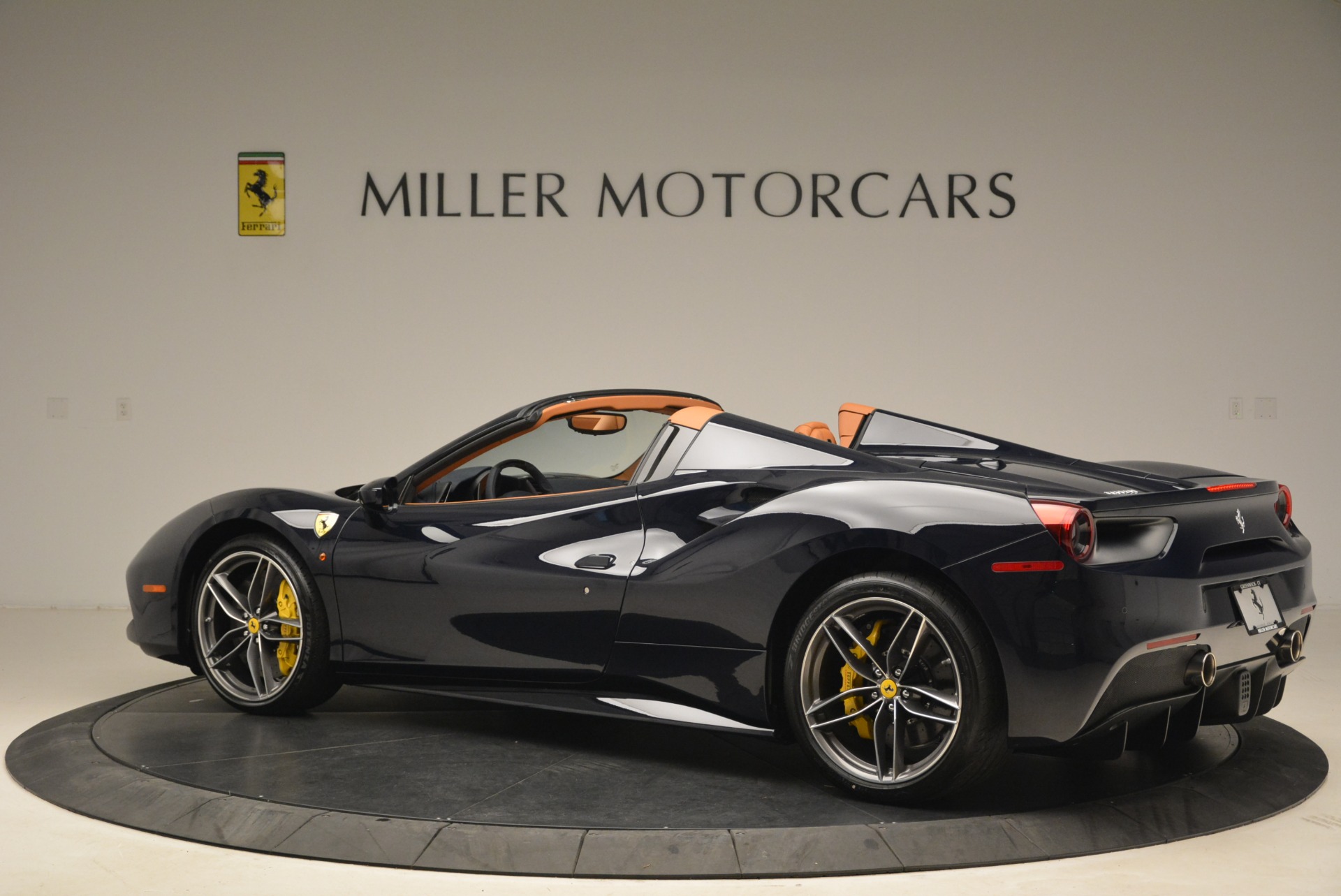 Pre-Owned 2018 Ferrari 488 Spider For Sale (Special Pricing) | Bugatti ...